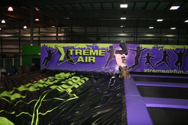 Trampoline Park Photo Gallery | Flip Pictures | B Ball Dunk Images ...